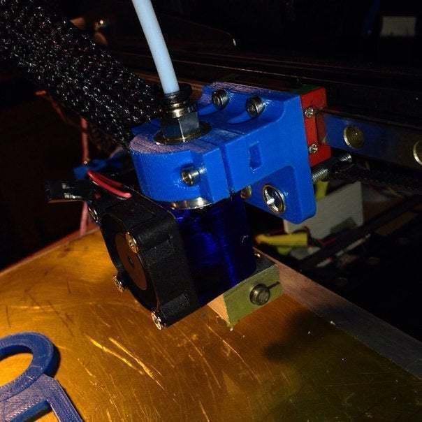 Free STL file Holder for e3d v6 hotend to MGN9H carrier 🔧 ・3D printing ...